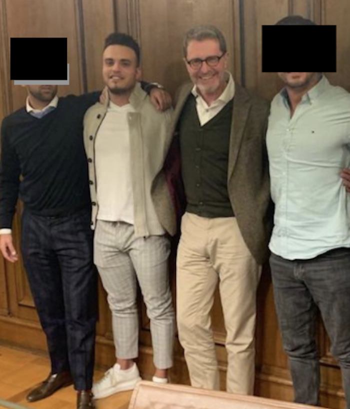 Emix-Jungs im Super-Rolls – und immer noch im Justizvisier – Inside ...