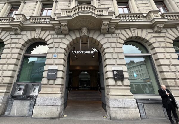 Wo landen die Tausenden von CS-Backoffice-Leute? – Inside Paradeplatz